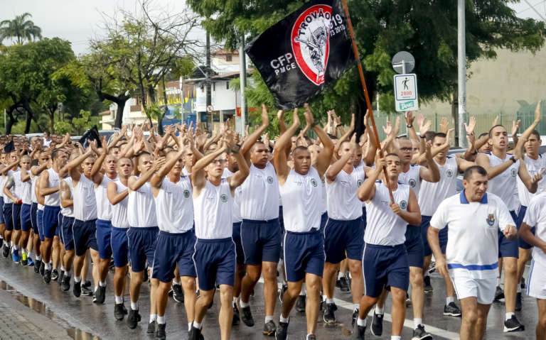 Alunos dos cursos de formação da PMCE e PCCE participam da 7ª Corrida ...