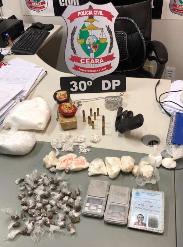 Polícia Civil Prende Homem Suspeito De Tráfico De Drogas Na Ais 3