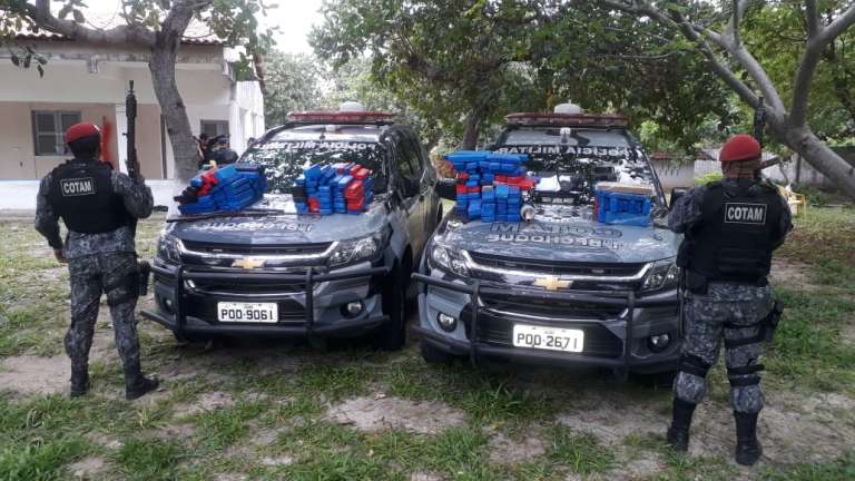 Cotam Da Pmce Apreende Arma E Mais De 180 Kg De Maconha Durante Ação Em