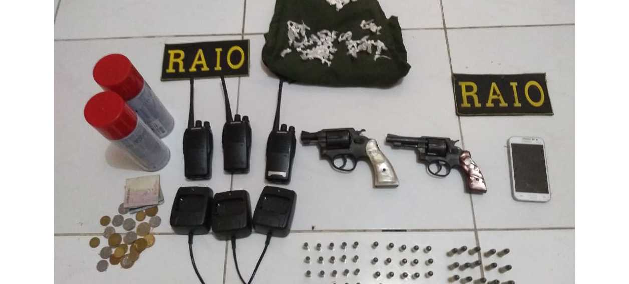 Trio é Preso Pelo Cpraio Da Pmce Com Armas De Fogo E Rádios