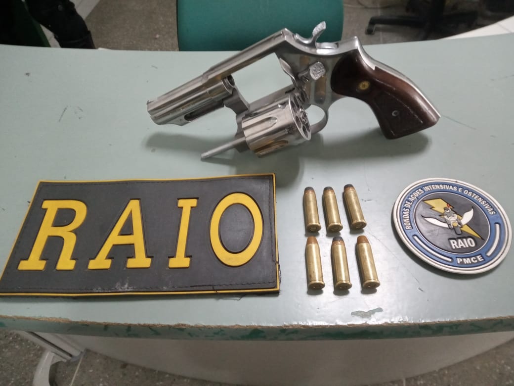 Cpraio Da Pmce Prende Suspeito Em Flagrante Com Arma De Fogo Em Canindé