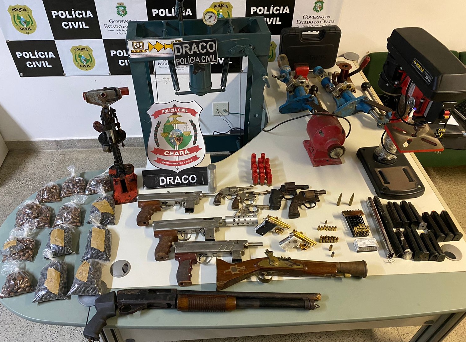 Onze Armas De Fogo São Apreendidas Com Membros De Organização Criminosa