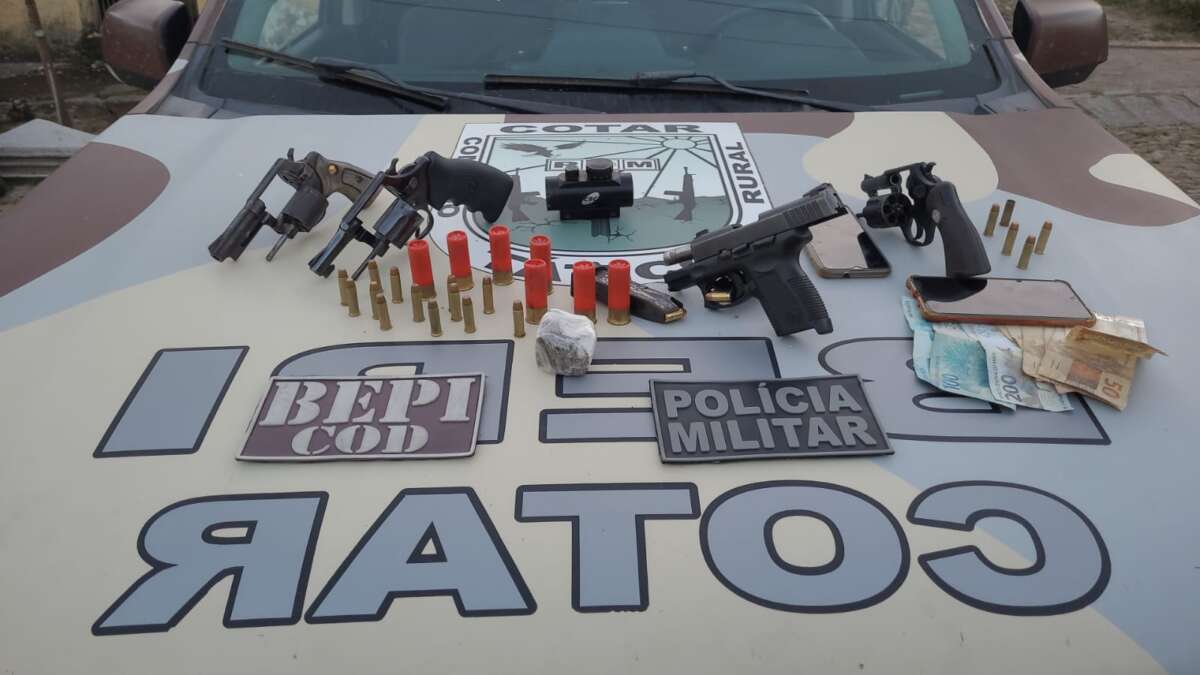 Pmce Apreende Quatro Armas De Fogo E Captura Trio Suspeito De Integrar