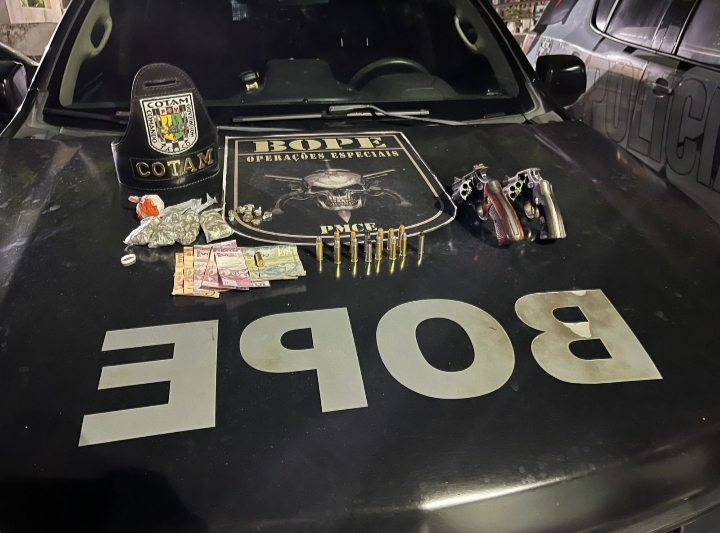 Pmce Captura Dupla Com Armas De Fogo E Drogas Em Ação Na Praia Do