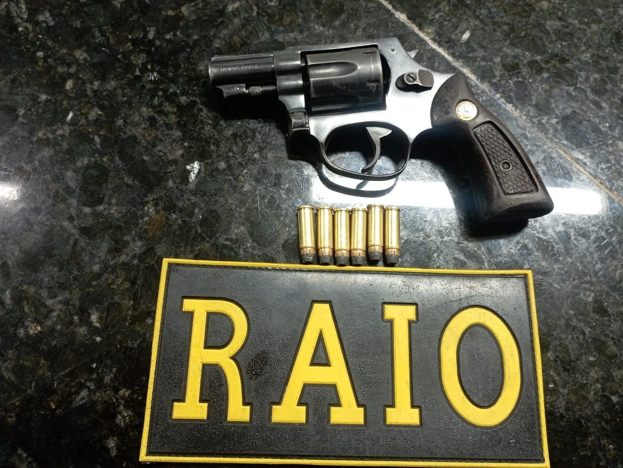 Polícia Militar Prende Dupla Em Flagrante Com Arma De Fogo E Munições
